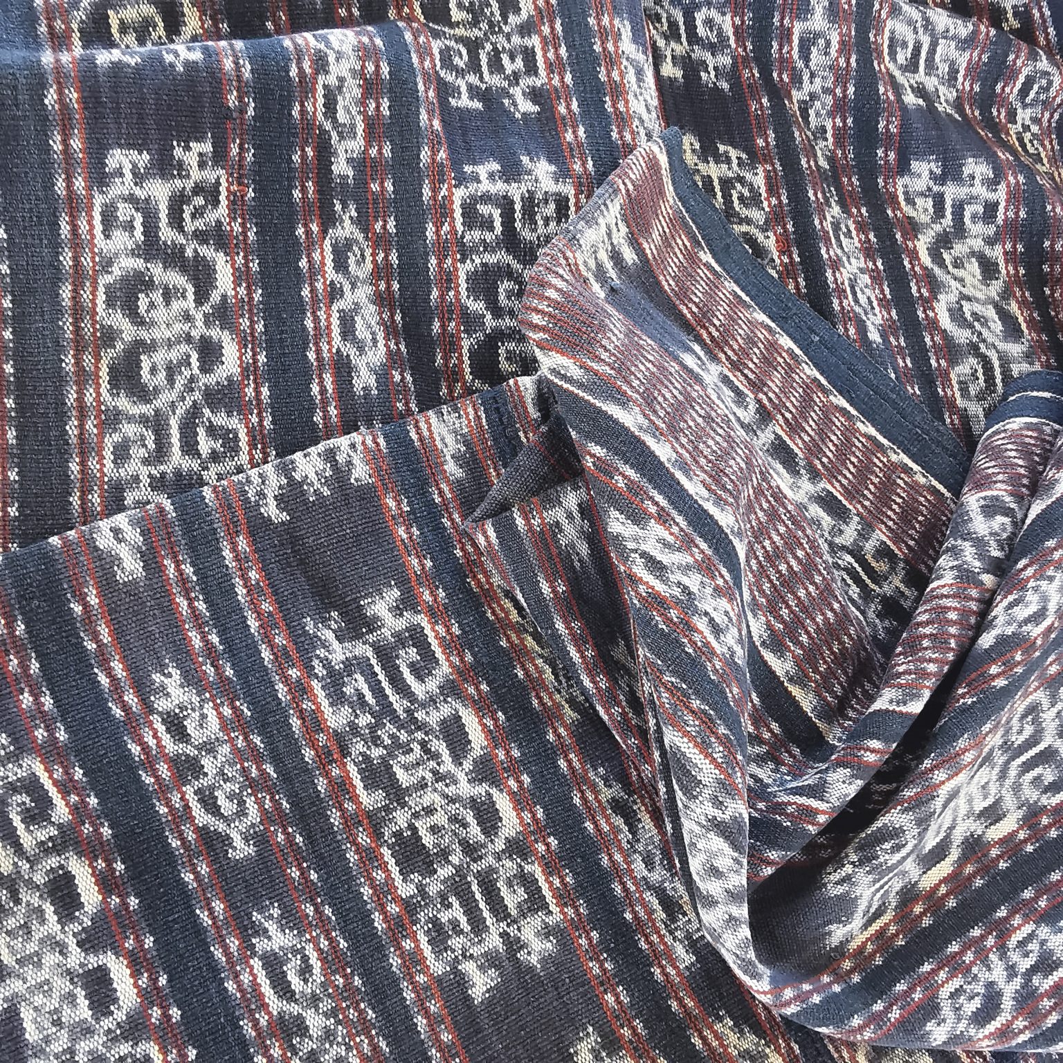 >SAVU IKAT EXTILES IN NATURAL DYES